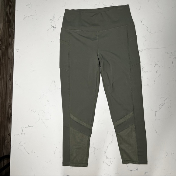 GAIAM | Pants & Jumpsuits | Gaiam Om High Rise Hatha Capri Yoga Pants ...